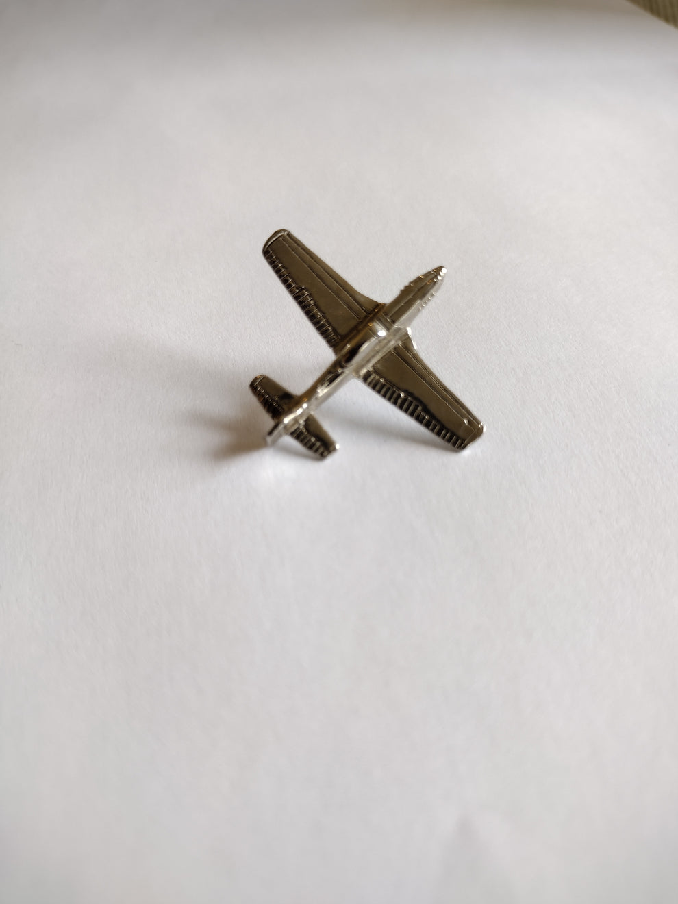 Vintage airplane pin – Flower Streets